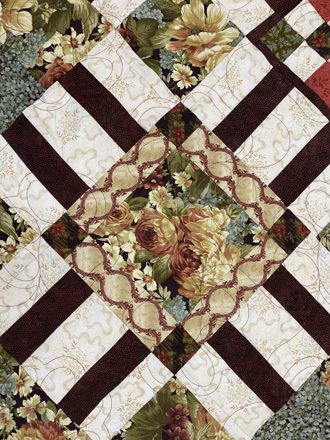 Susan’s Yorkshire Rose Quilt – Lady Bird Quilts