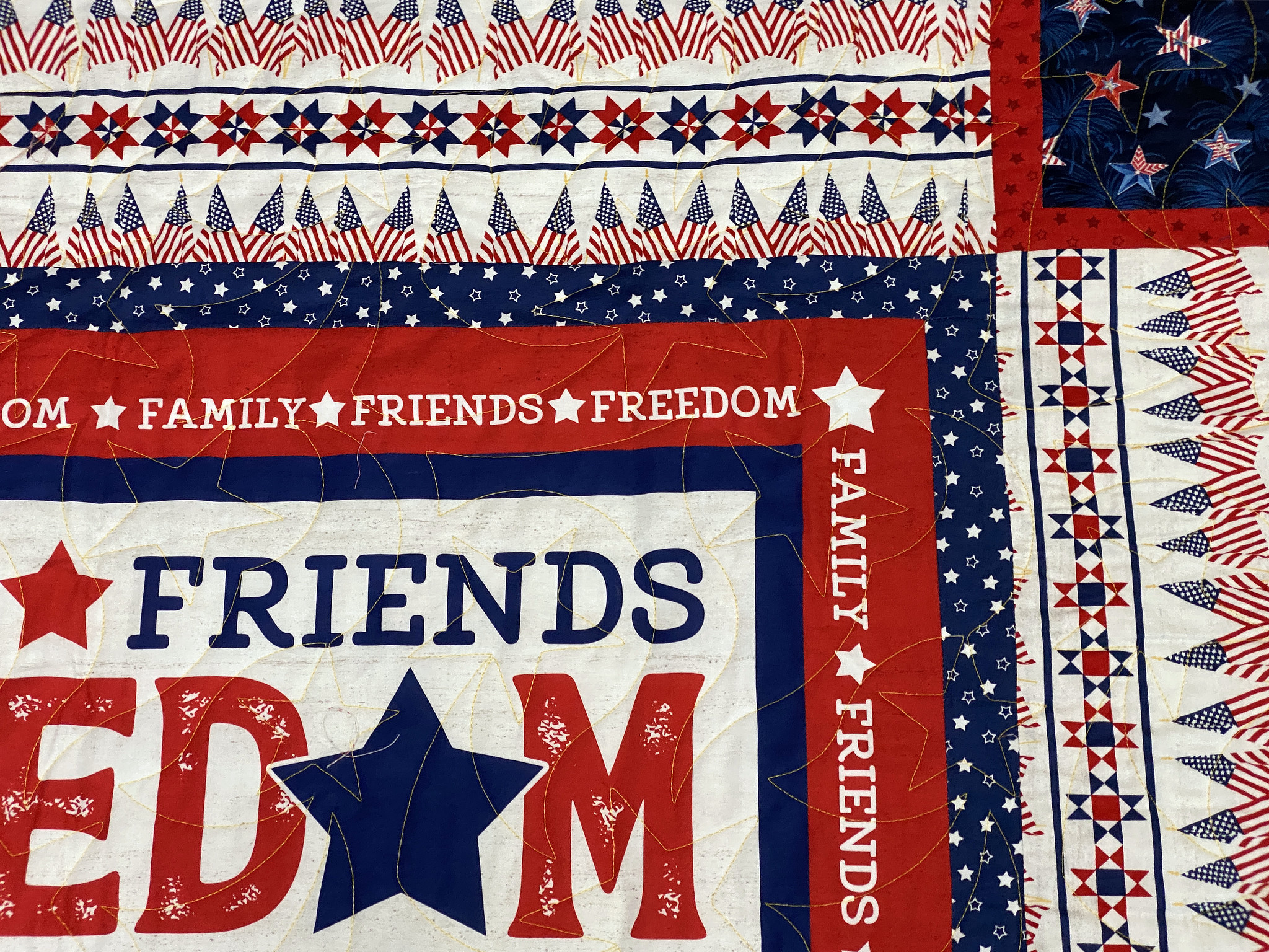 Jeanne’s Freedom Throw! – Lady Bird Quilts